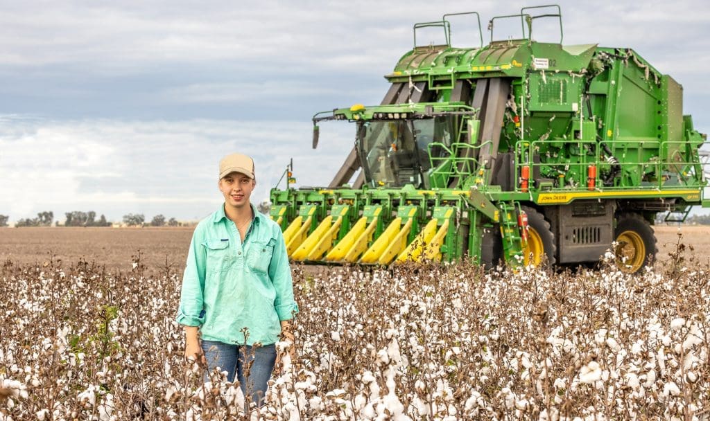 New pickers boost efficiency in drawn-out season - Grain Central