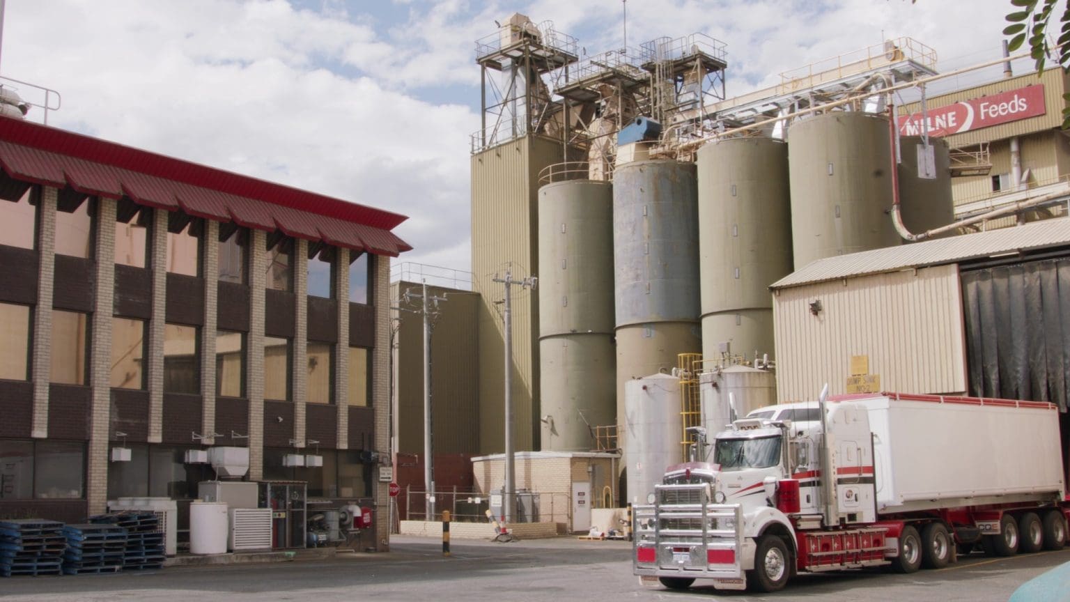 WA Govt grants $5M to Milne Feeds, $3M to Unigrain - Grain Central