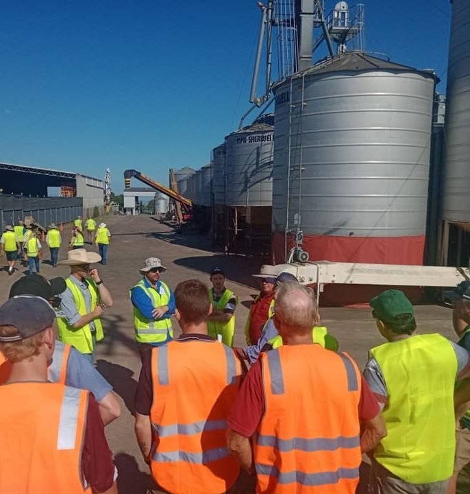 Tour learns from growers getting innovative with soybeans - Grain Central