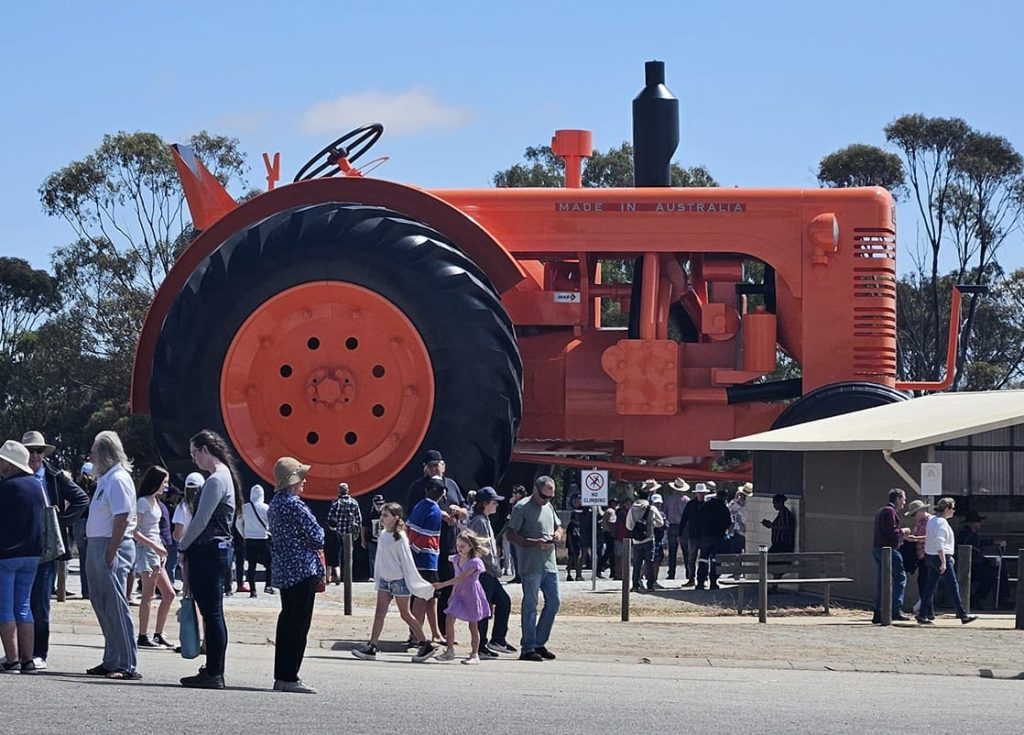 Carnamah's tractor the next big thing for Australia - Grain Central
