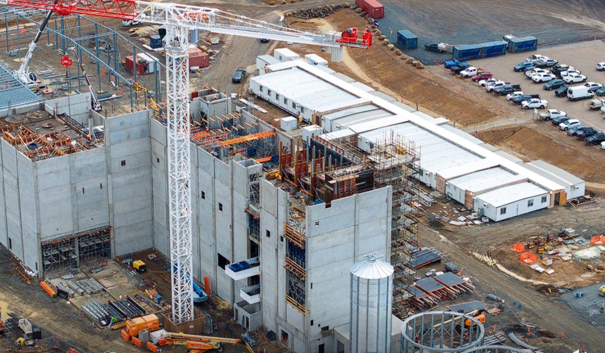 Briefs: Progress on CHS, GWF projects; DeltaAg sold, stevedore hike ...